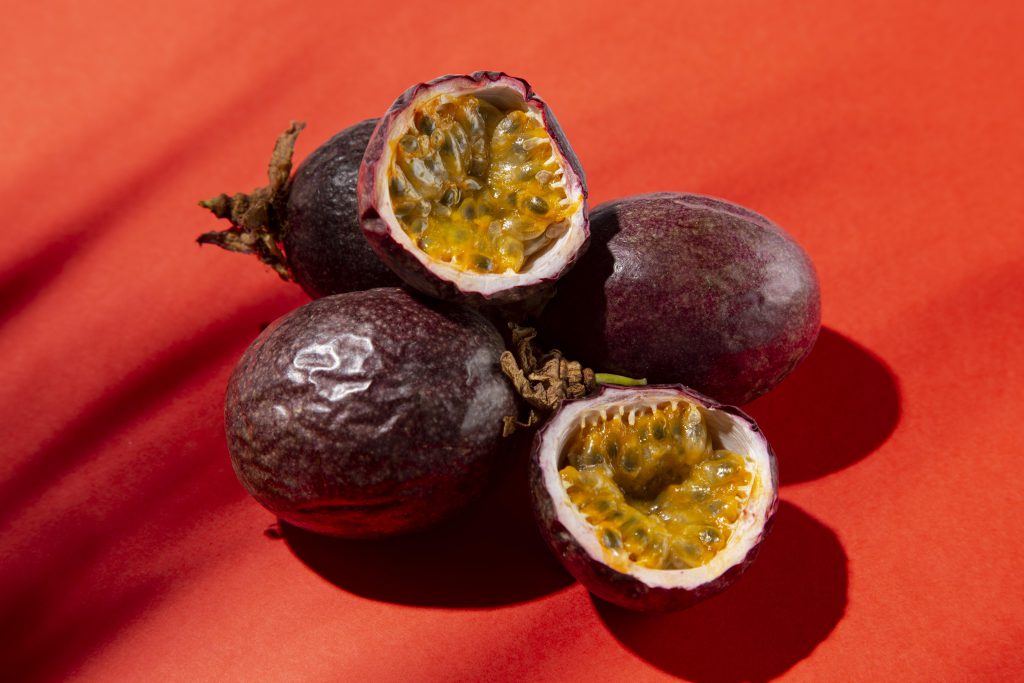 7 Buah Dengan Rasa Asam yang Menyegarkan - Blog KlikIndomaret